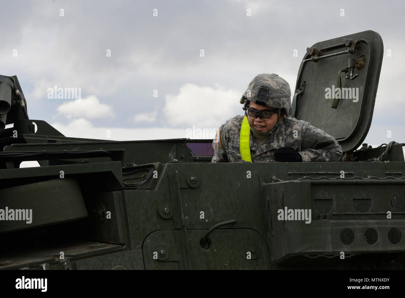Soldiers assigned to the 1st Stryker Brigade Combat Team, 25th Infantry ...