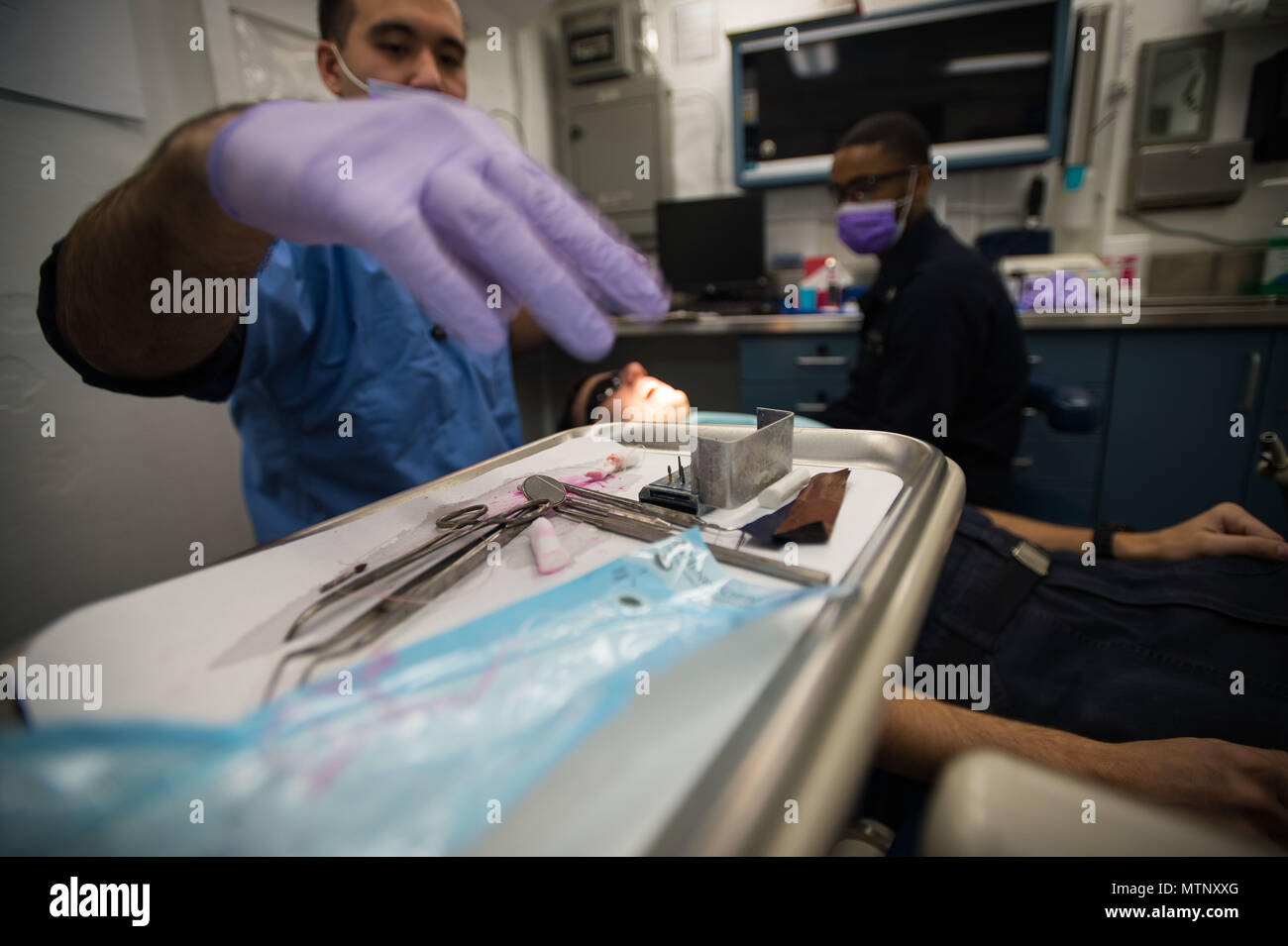170116-N-VN584-010 PACIFIC OCEAN (Jan. 16, 2017). Lt. Andrew Henning ...