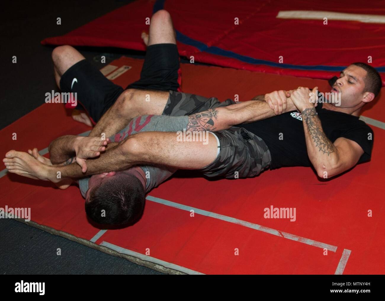 170113-N-GB113-048 ATLANTIC OCEAN (Jan. 13, 2017) Fireman Alonzo ...