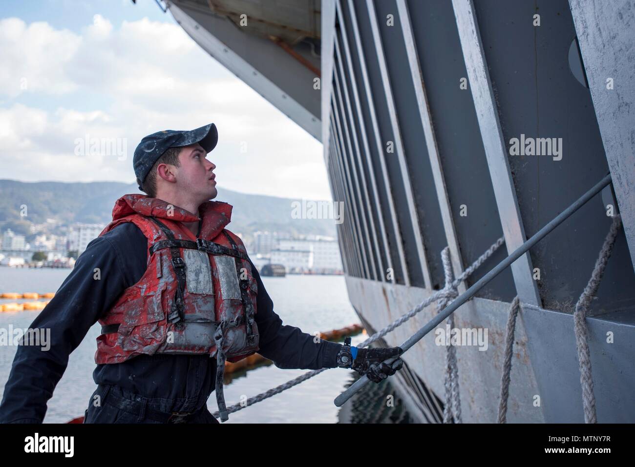 170113-N-TH560-109 SASEBO, Japan (Jan. 13, 2017) Gunner’s Mate Seaman ...