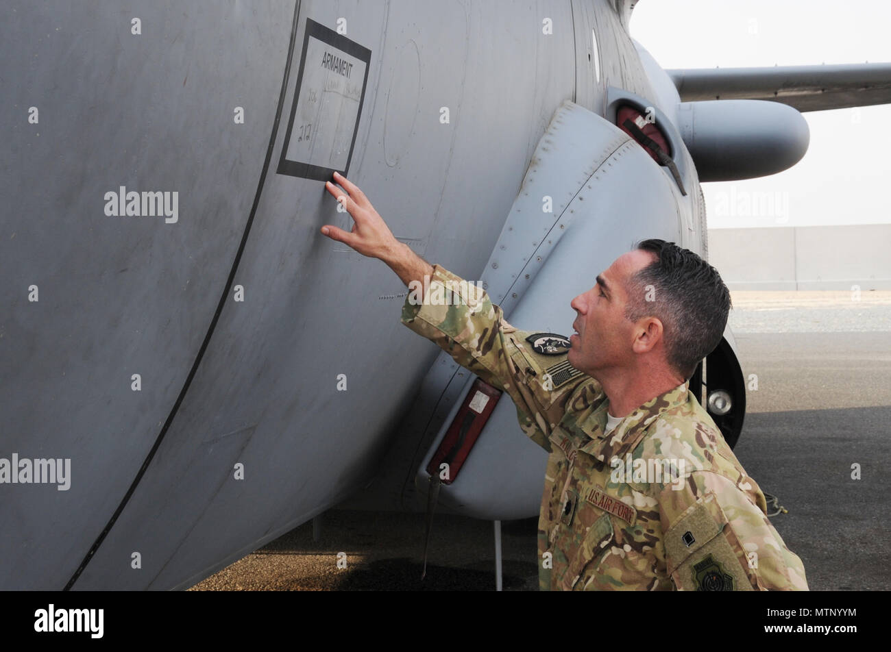 Lockheed ec 130h compass call hi-res stock photography and images - Alamy