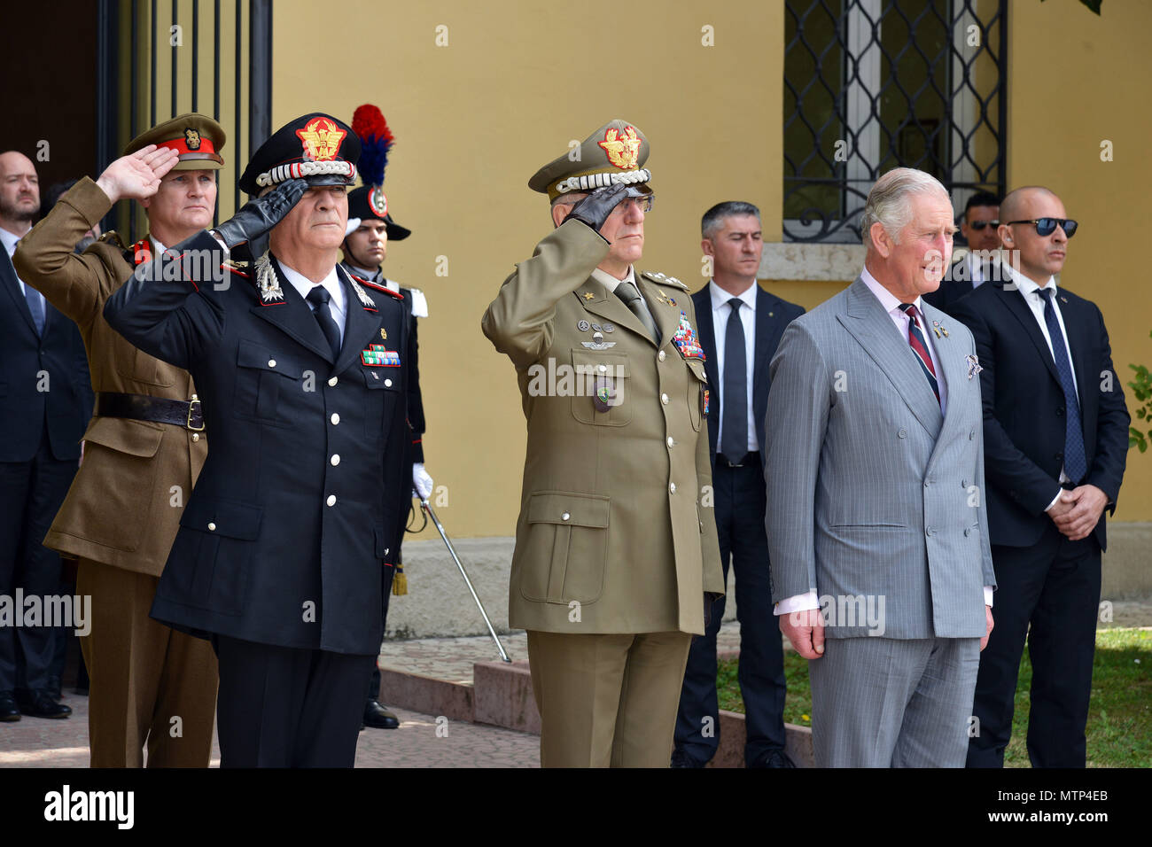 Italian carabinieri general commander hi-res stock photography and ...