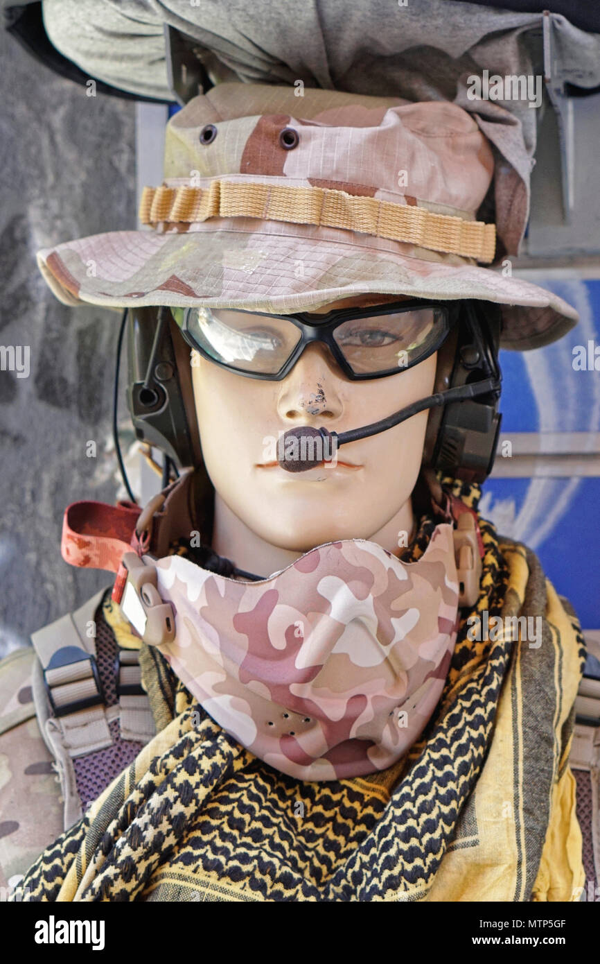 Military person mannequin fully equipped soldier Stock Photo - Alamy