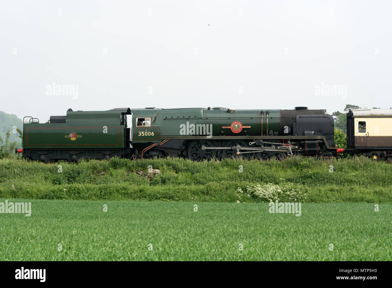 Merchant Navy Class steam locomotive "Peninsula & Oriental S.N.Co" on ...