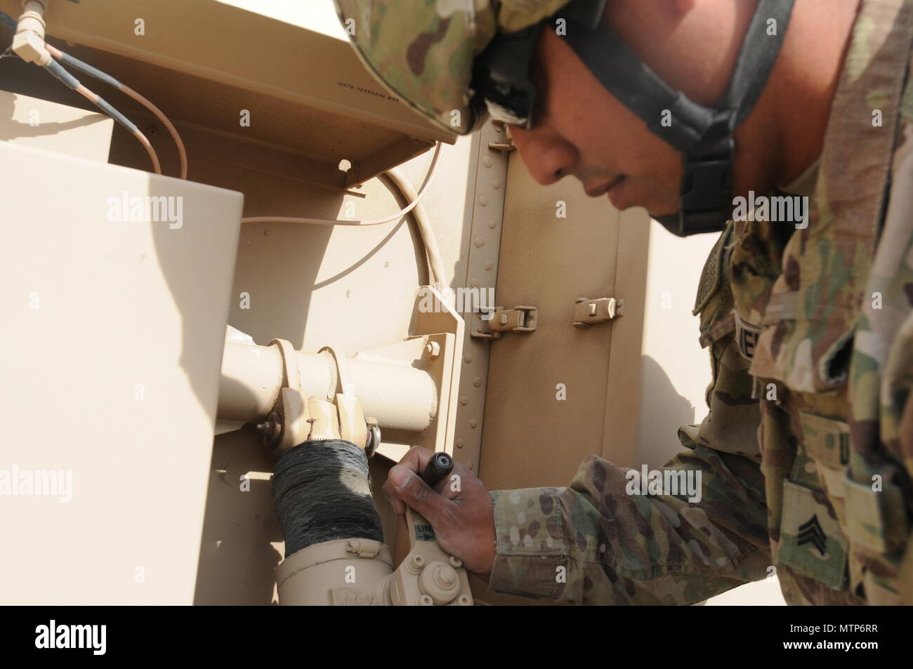 Soldiers of the 29th Infantry Division practice Air Defense techniques ...