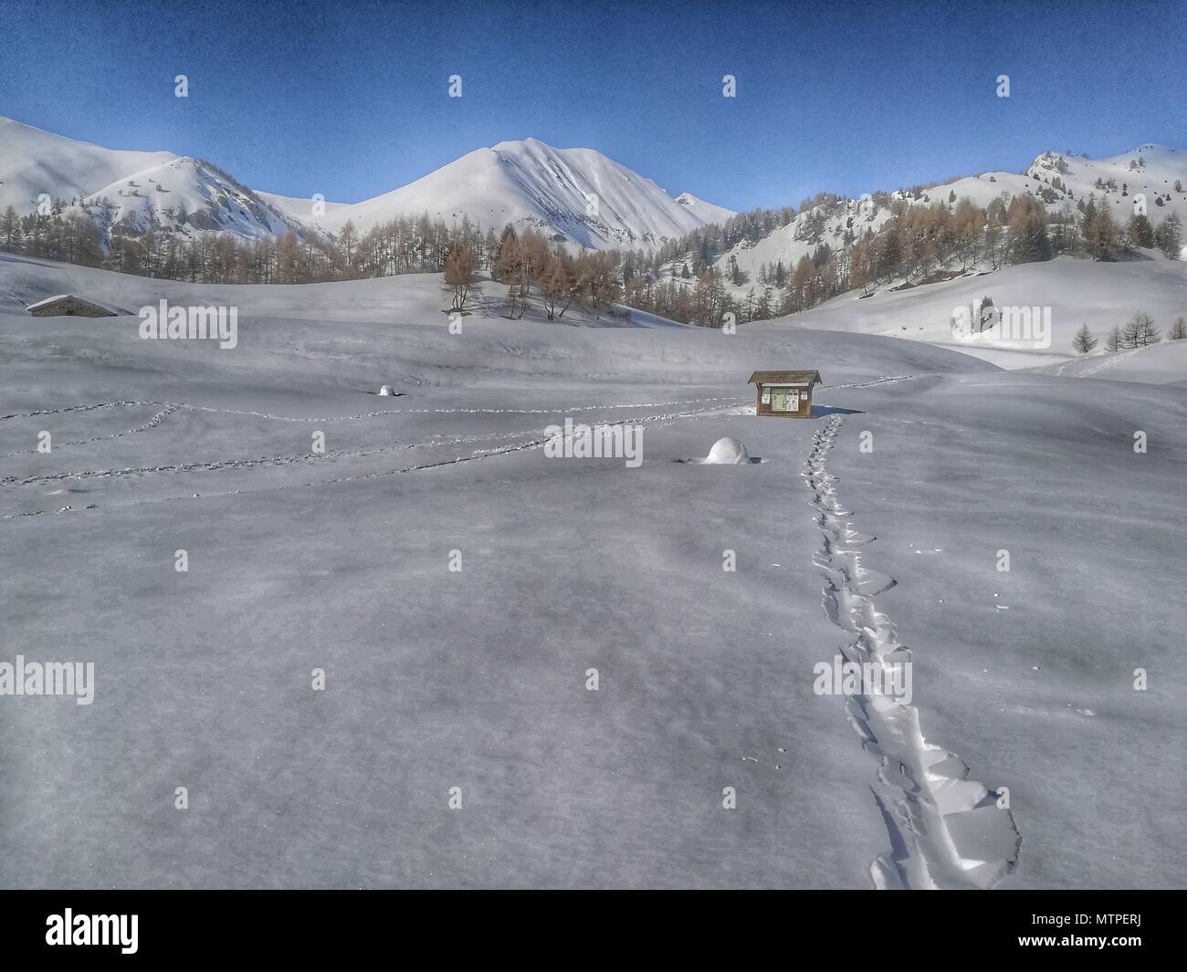 Mountauns landscape hi-res stock photography and images - Alamy