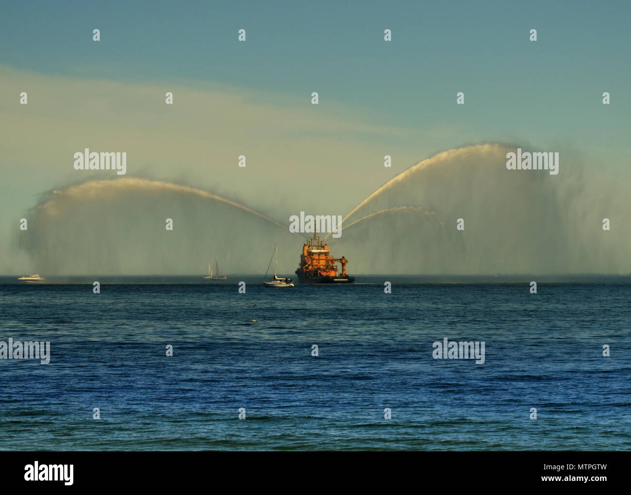 Floating fire pump hi-res stock photography and images - Alamy