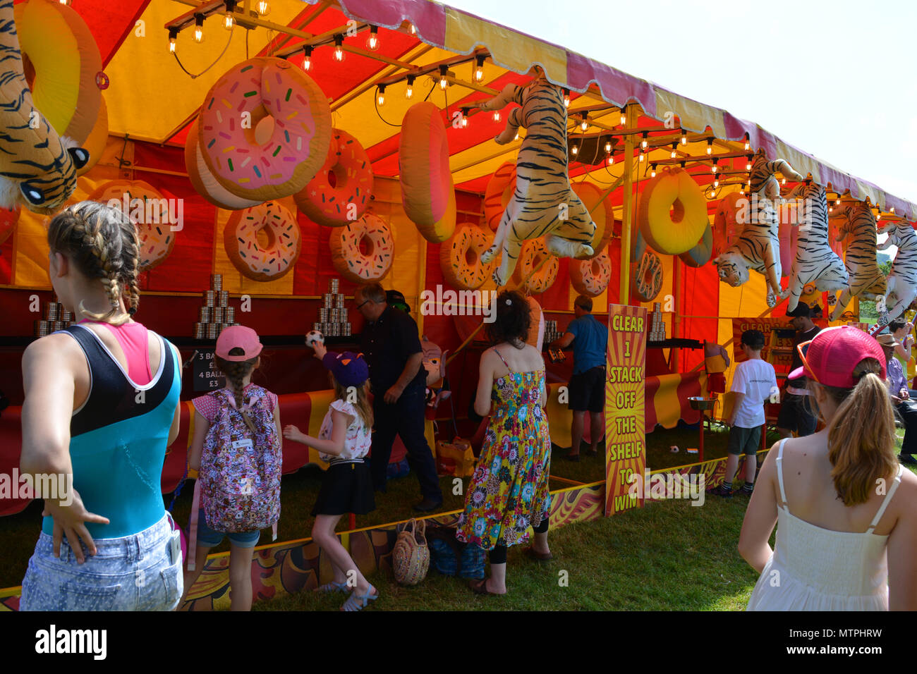 Coconut shy game at the fair hi-res stock photography and images - Alamy