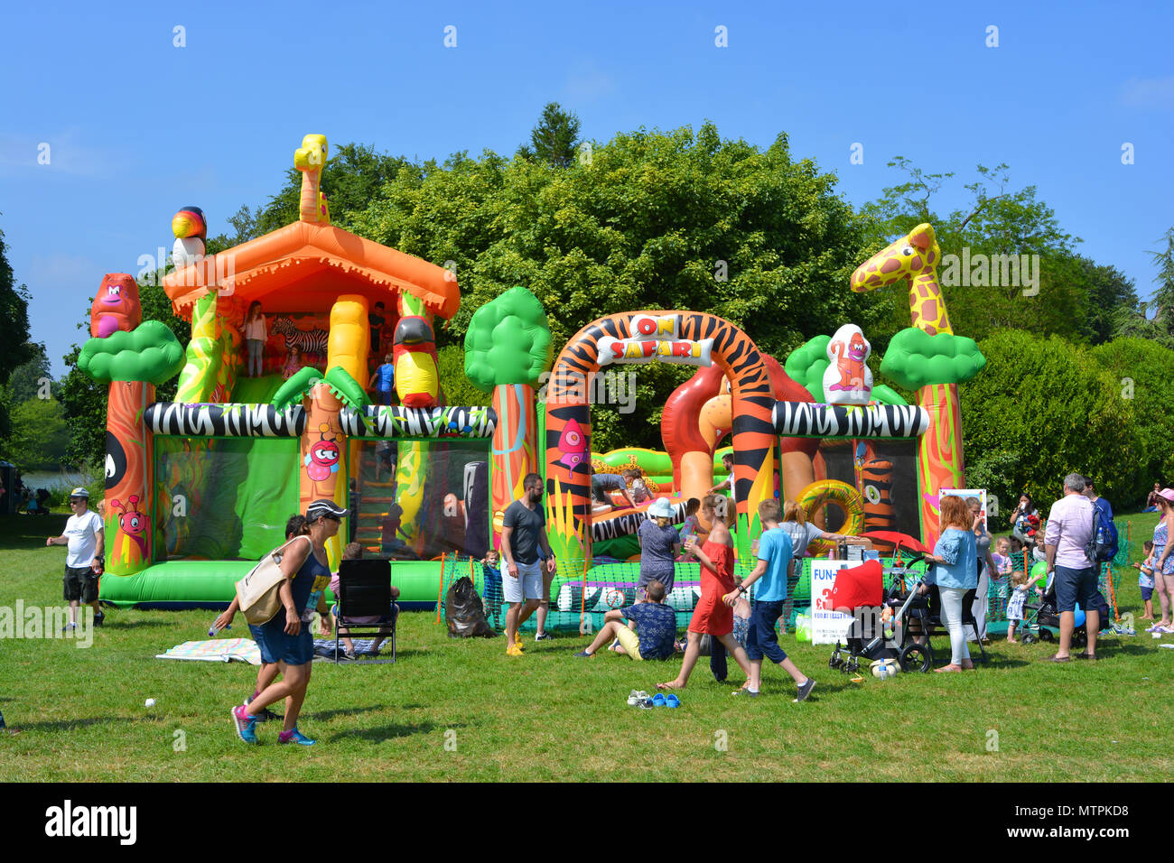 Children bouncy castle hi-res stock photography and images - Alamy