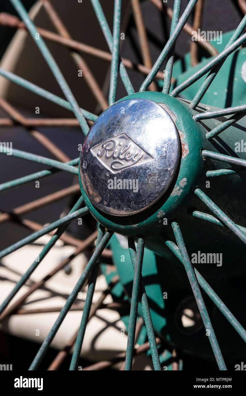 Riley logo hi-res stock photography and images - Alamy