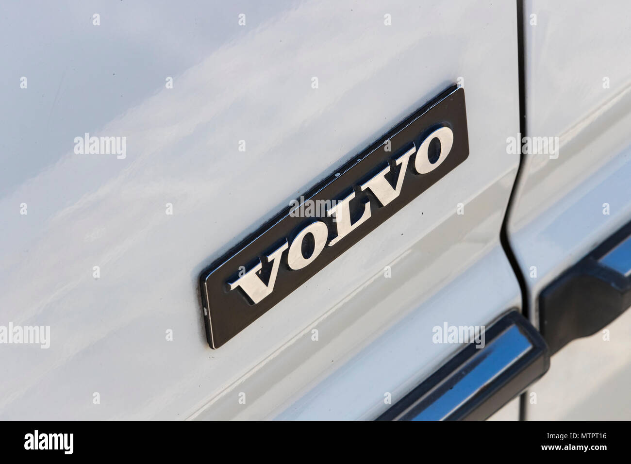 Old volvo logo hi-res stock photography and images - Alamy