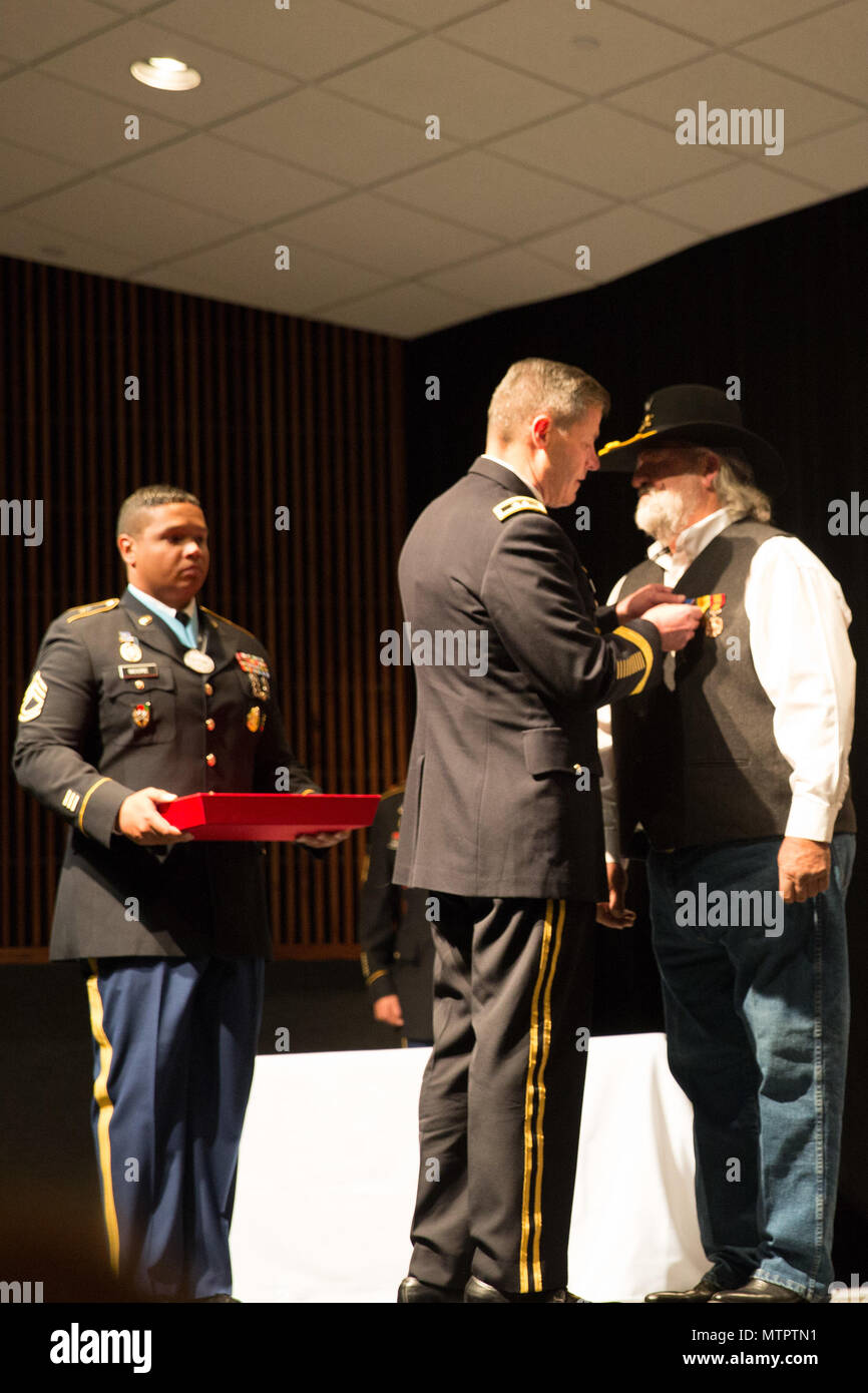 Maj. Gen. Robert P. Walters Jr., Commander of U.S. Army Intelligence ...