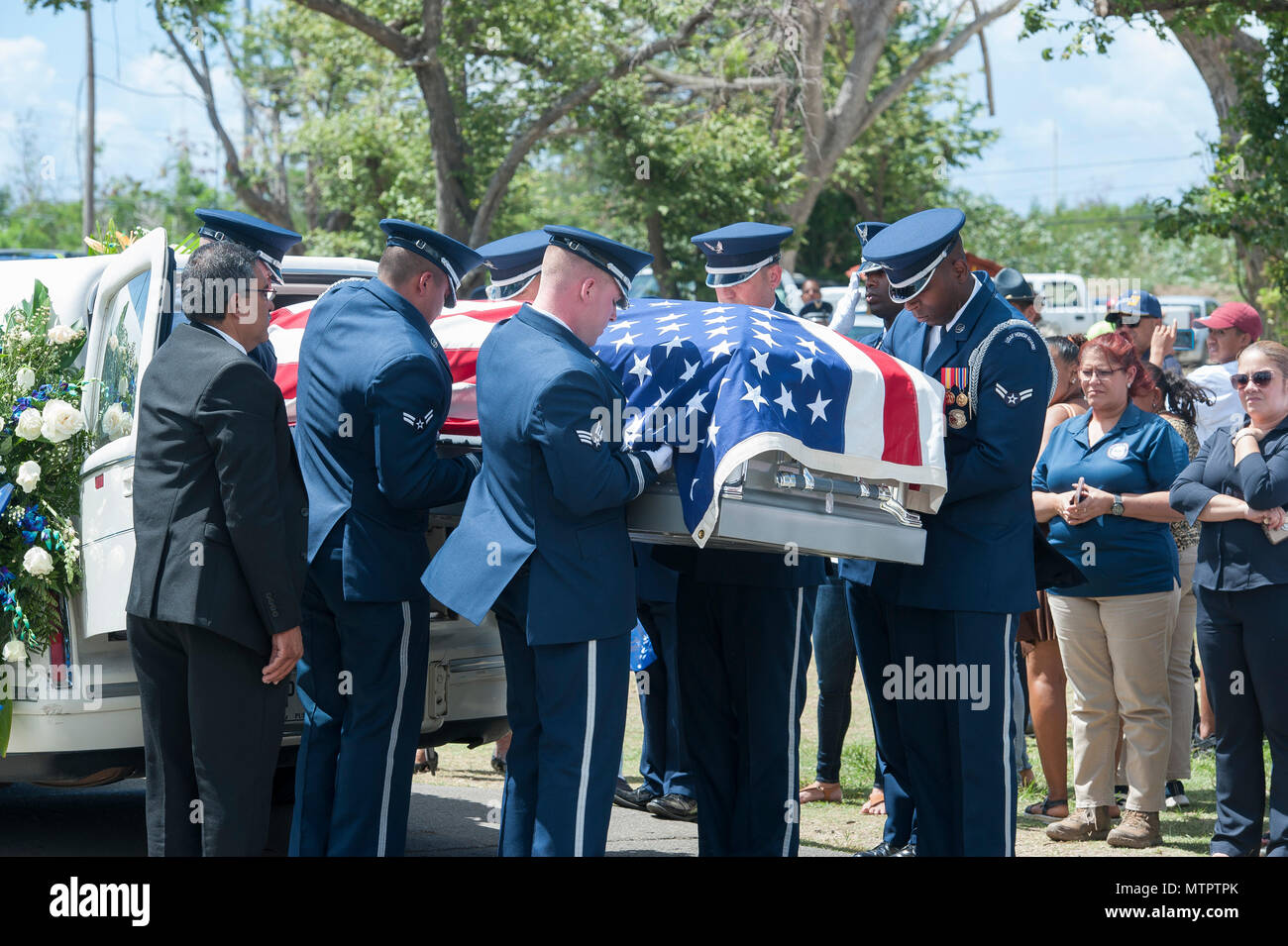 Airmen from the U.S. Air Force Honor Guard perform full military ...