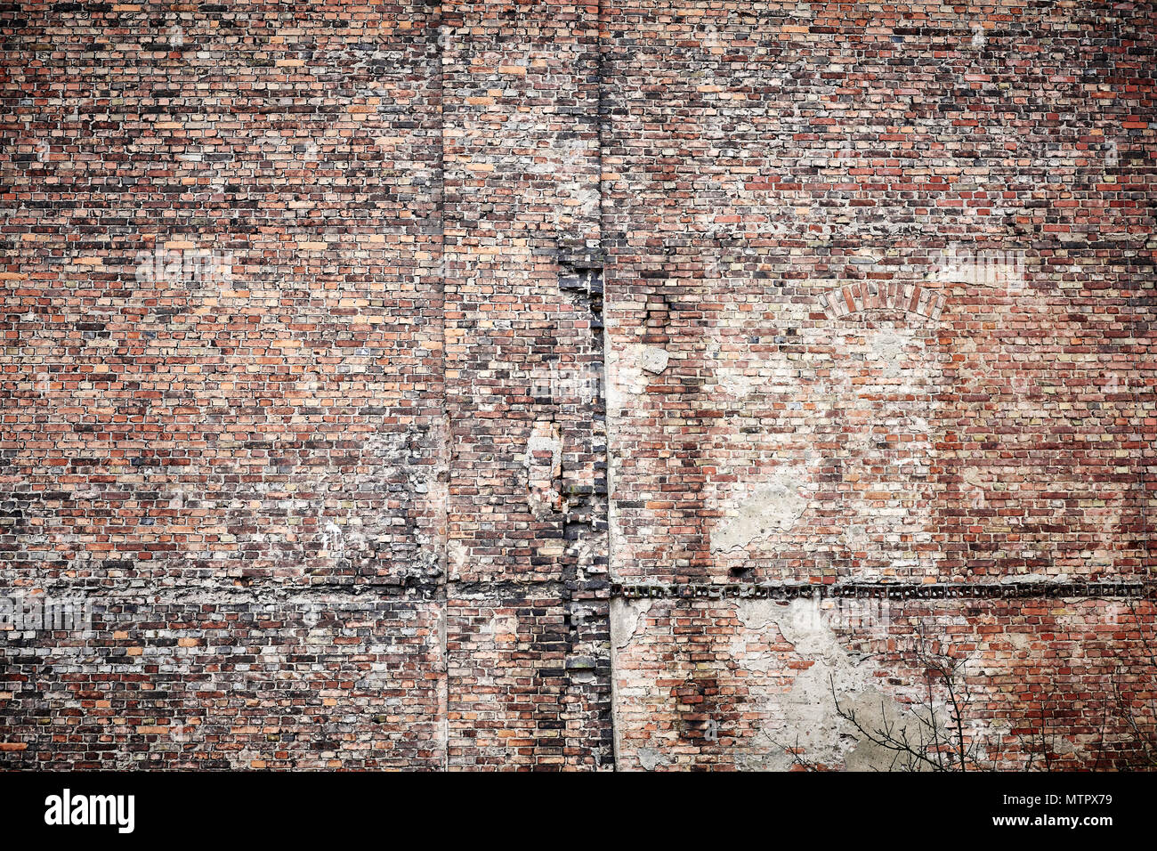 Old brick industrial building exterior hi-res stock photography and ...
