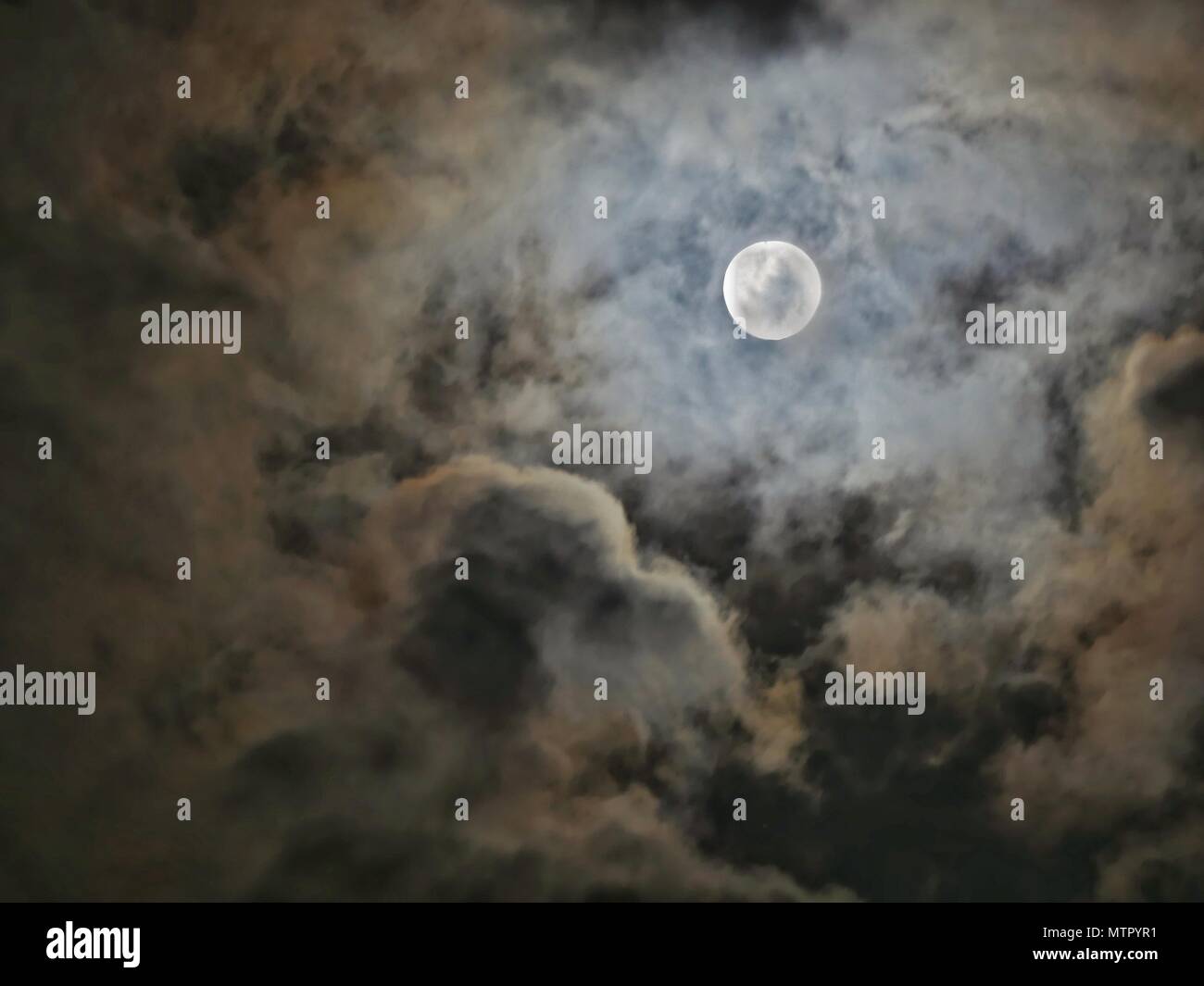 Moon tonight hi-res stock photography and images - Alamy