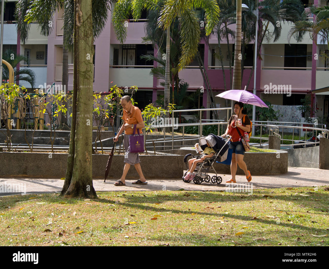 Singapore hdb residents hi-res stock photography and images - Alamy