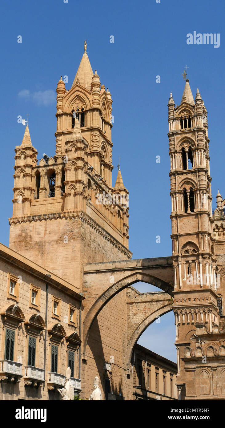 Ornate architecture palermo hi-res stock photography and images - Alamy