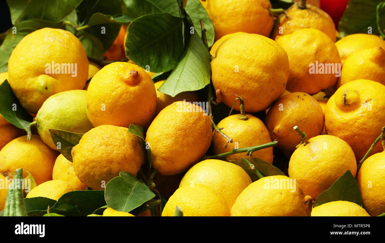 Sicilian produce stall hi-res stock photography and images - Alamy