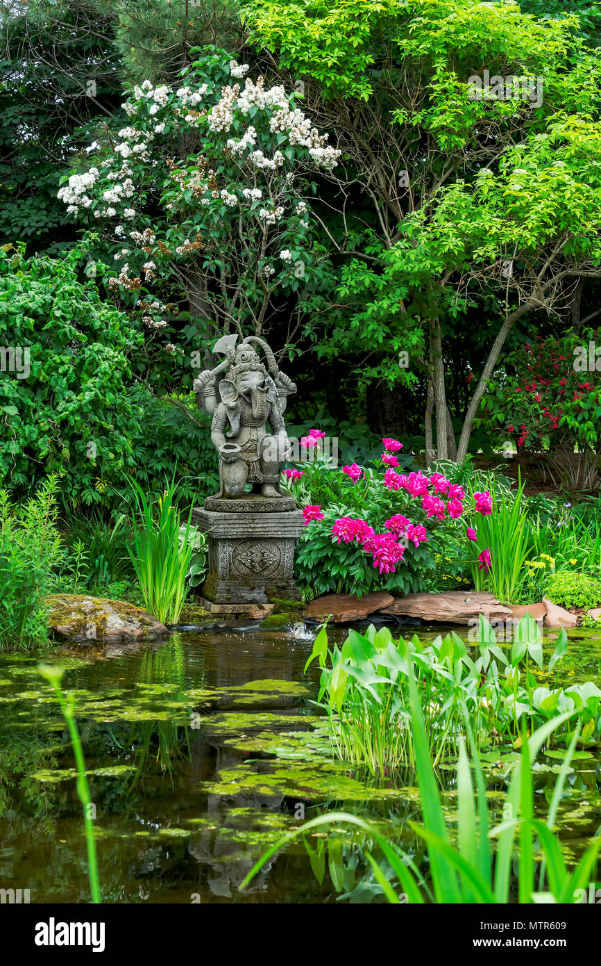 Stone Statue In A Pond High Resolution Stock Photography and Images - Alamy