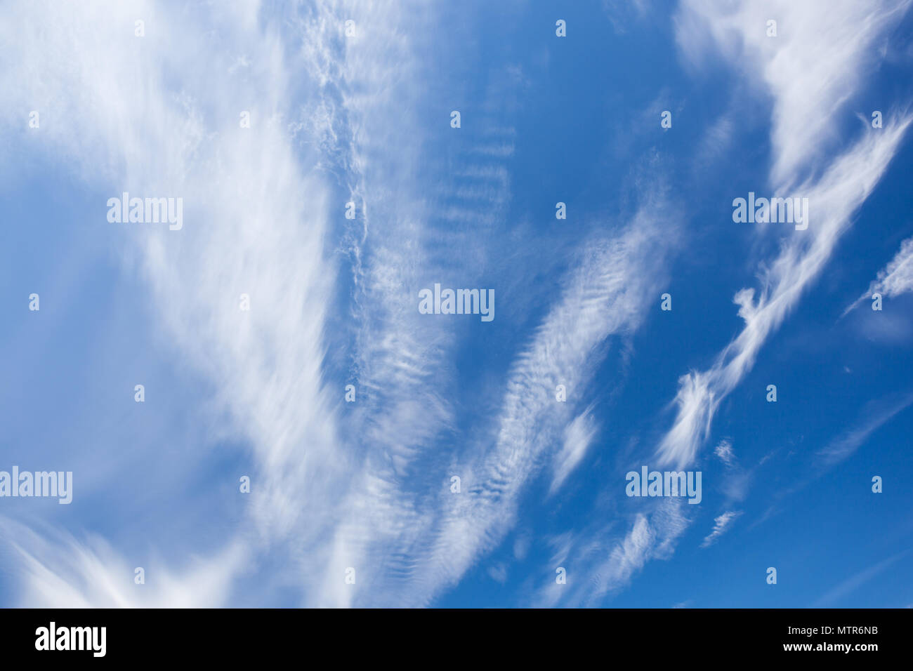 Cirrus cloud clouds hi-res stock photography and images - Alamy