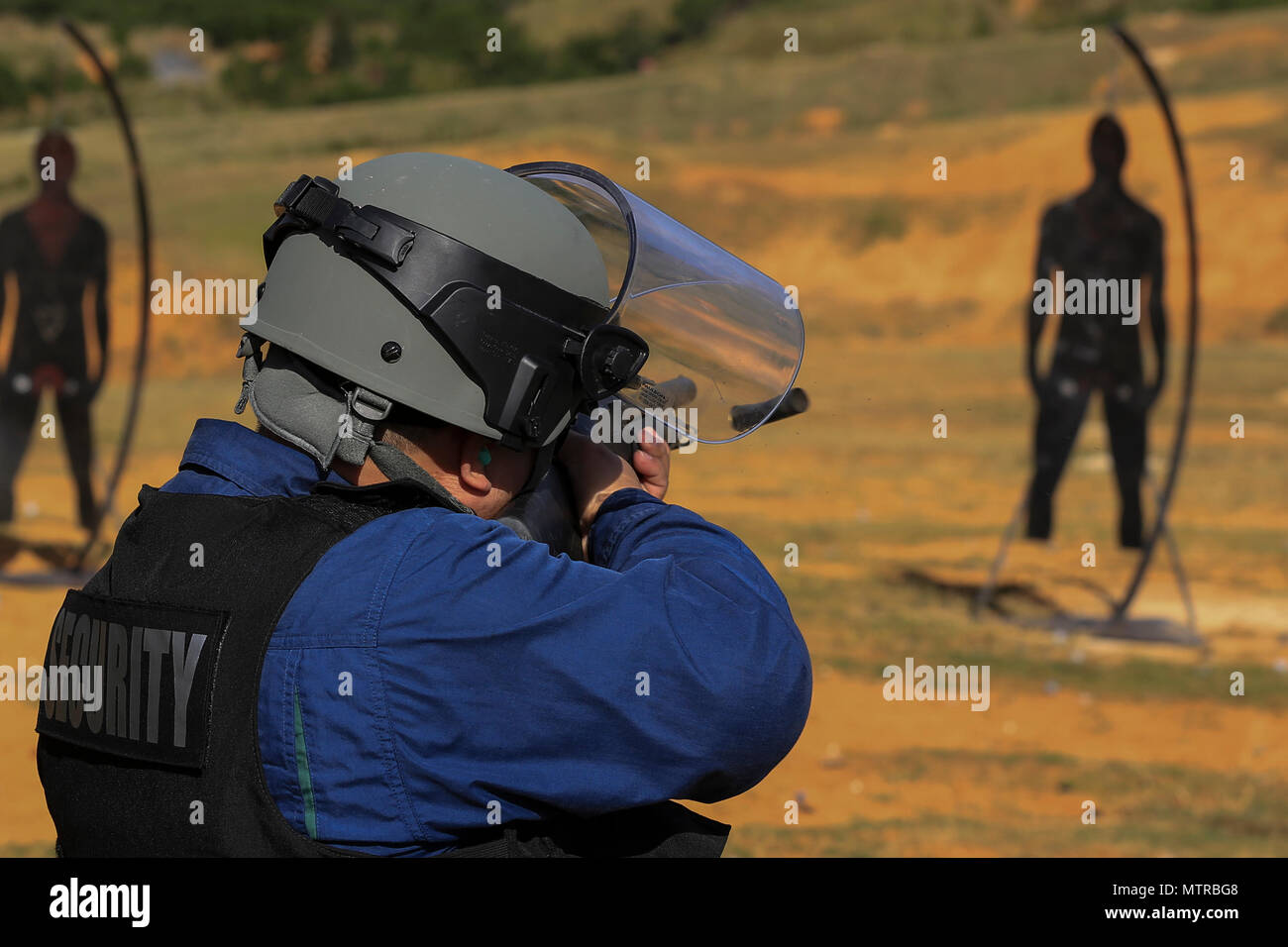 Non lethal weapons instructor hi-res stock photography and images - Alamy