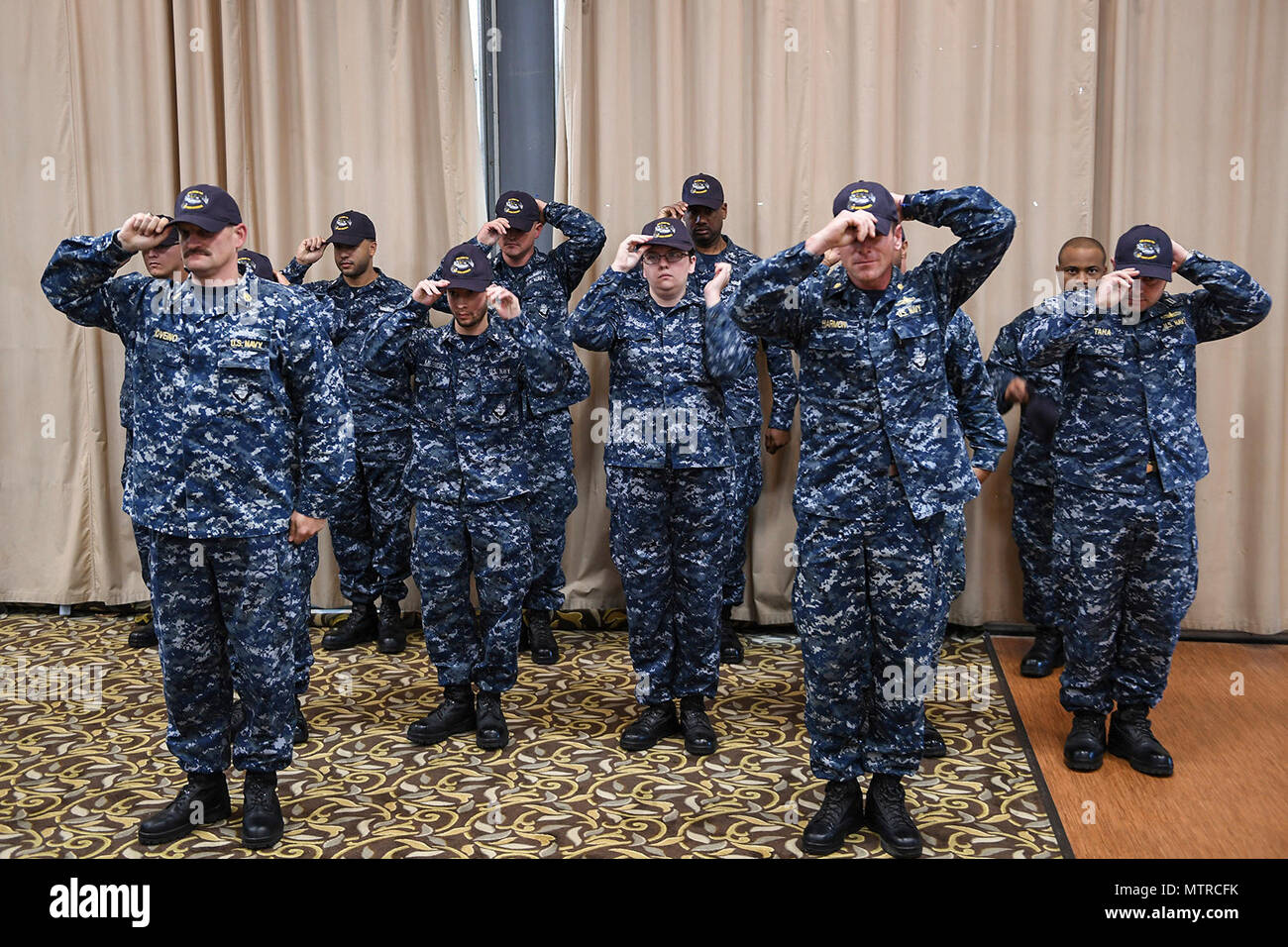 170119-N-UK306-065 JACKSONVILLE, Fla. (Jan. 19, 2016) Crewmembers of ...