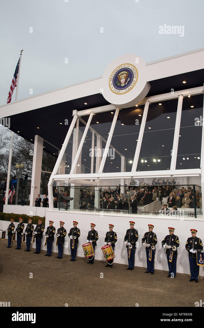 Members of the U.S. Army Band, "Pershing's Own," render honors to ...