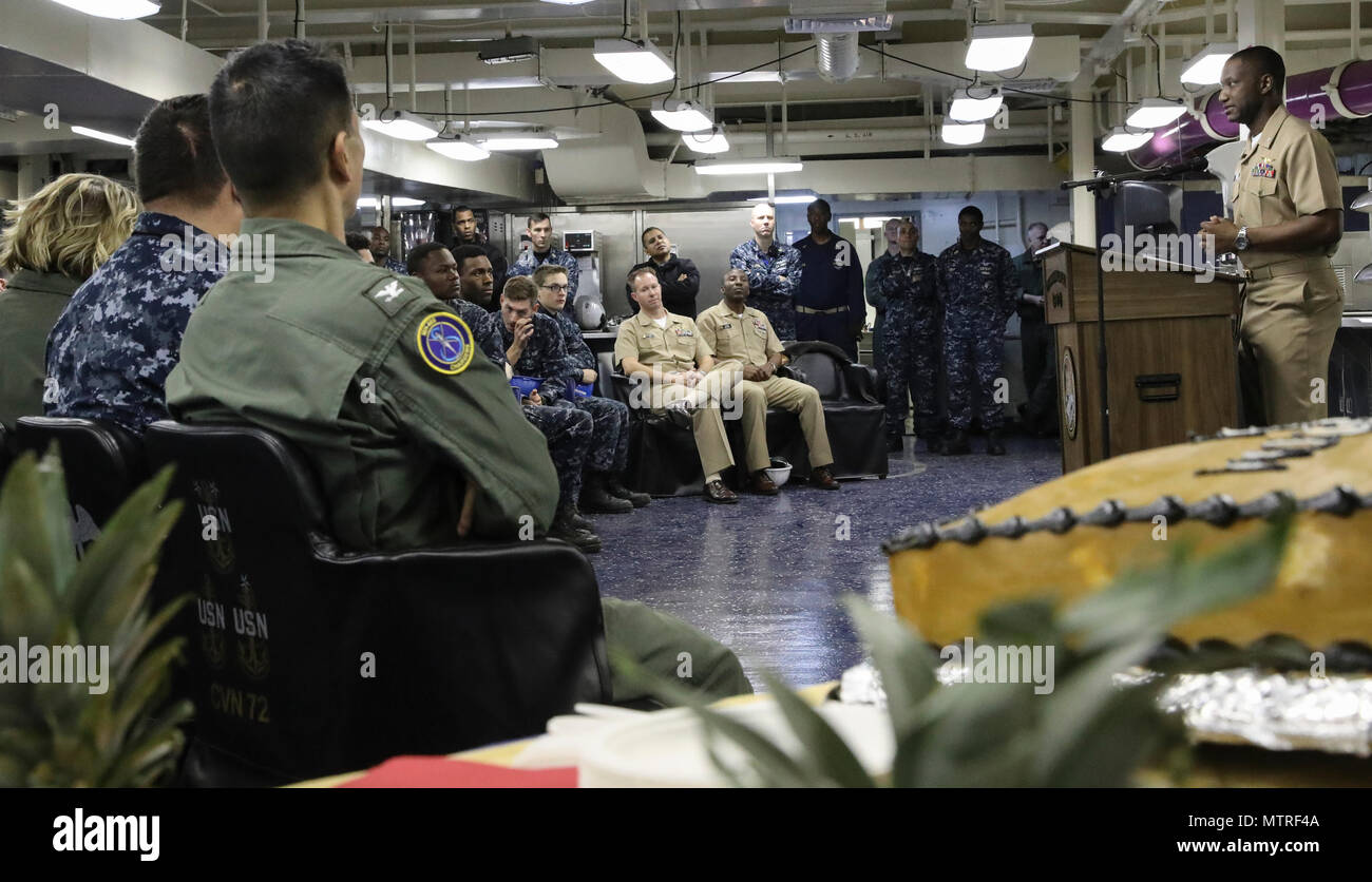 170113-N-NN369-028 NEWPORT NEWS, Va. (Jan. 13, 2016) Cmdr. Carlton ...