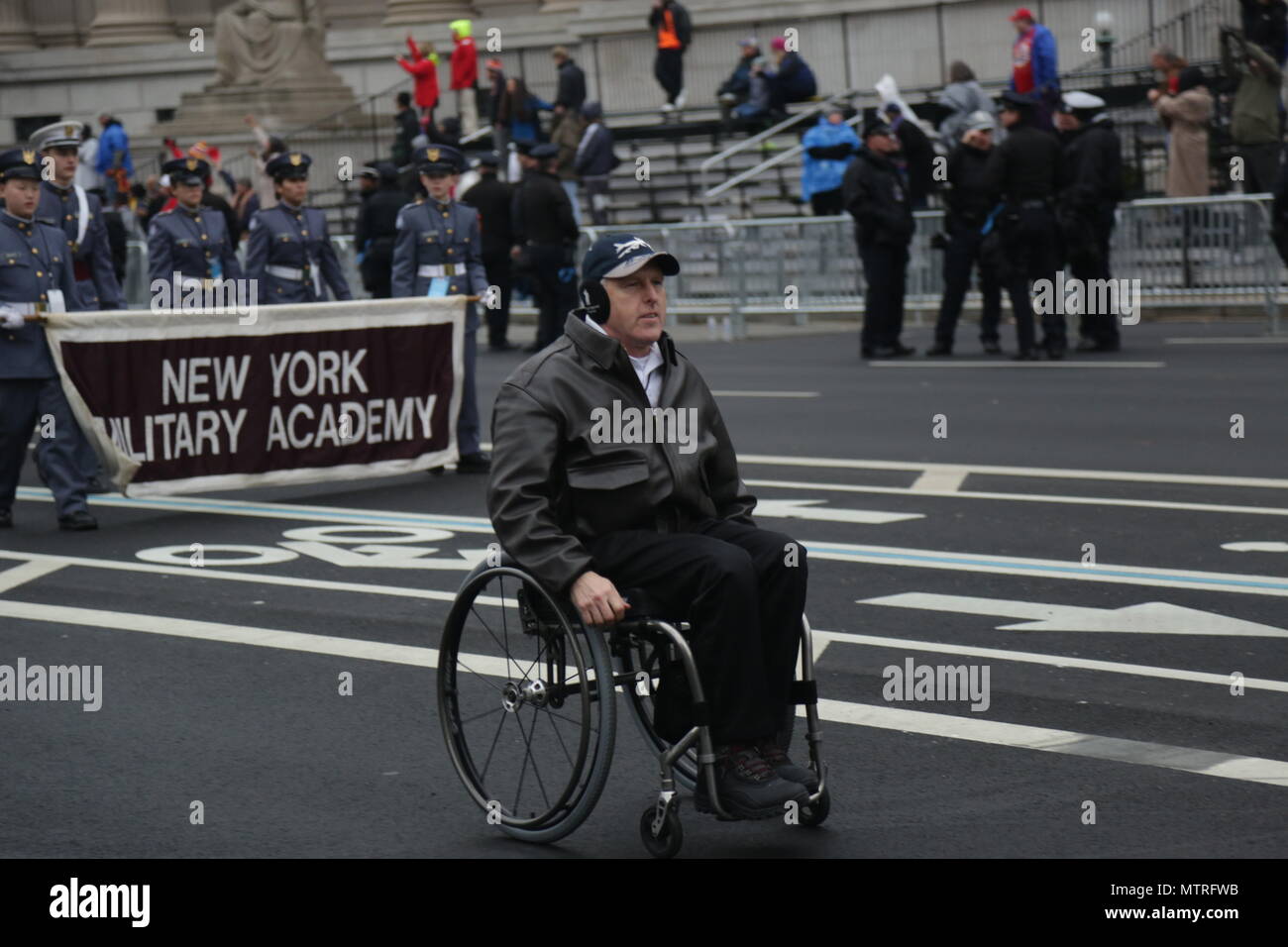 Paralyzed veterans hi-res stock photography and images - Alamy