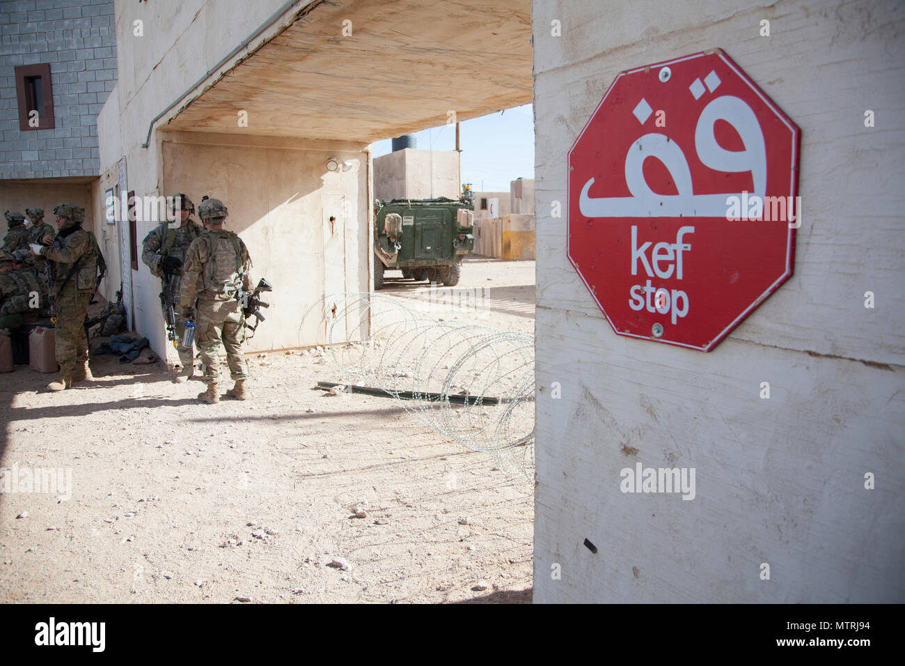 Soldier resilience and readiness center hi-res stock photography and ...