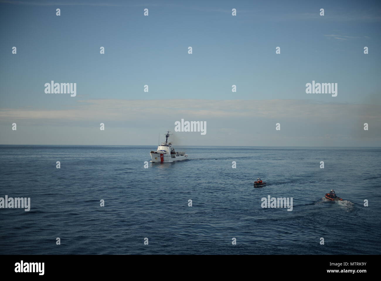 Crew transfer boats hi-res stock photography and images - Alamy