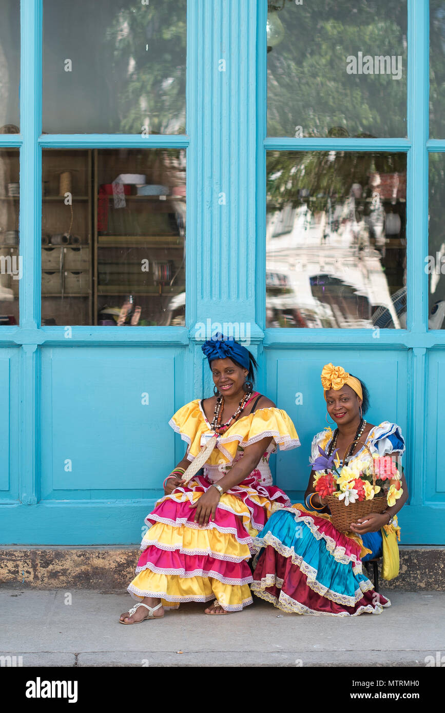 Portrait of cuban women hi-res stock photography and images - Alamy