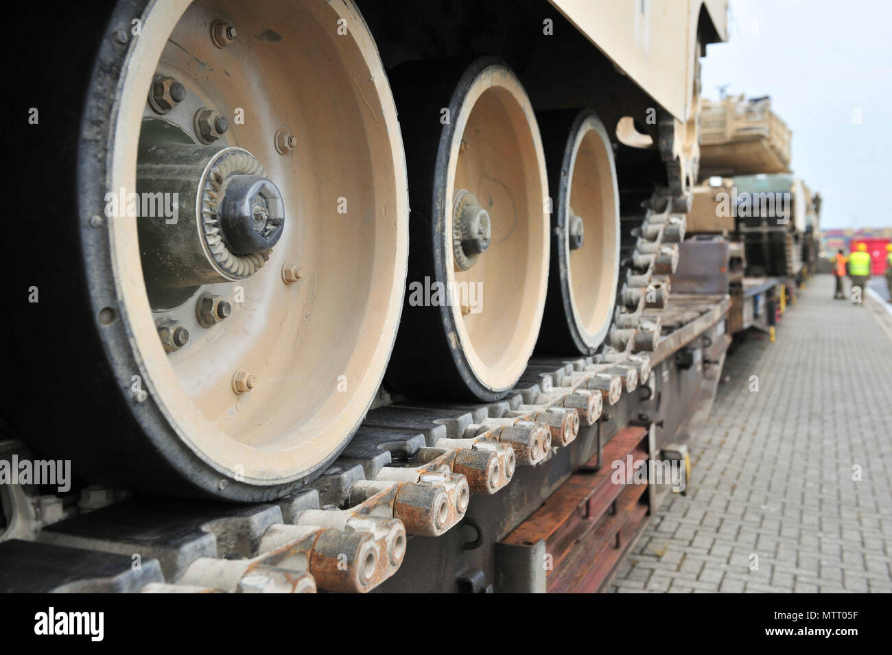 M1 Abrams Tanks, Bradley Fighting Vehicles and other tracked and ...