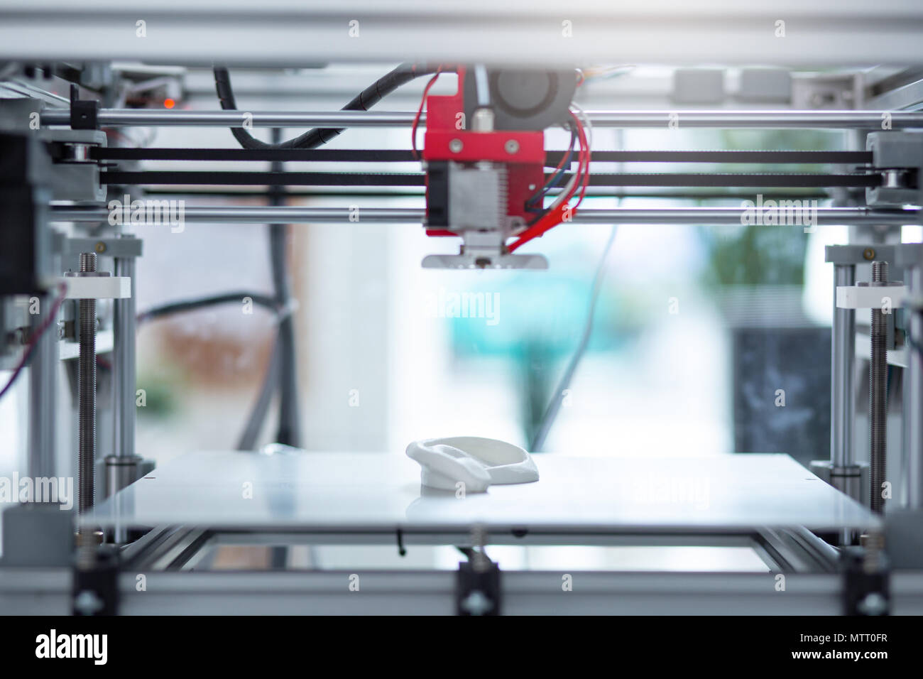 State-of-the-art 3D printer creating a new 3D model Stock Photo - Alamy
