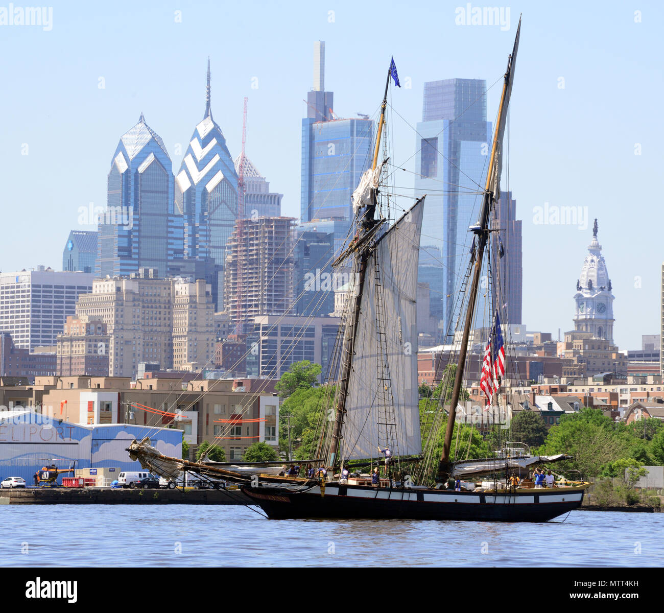 Penn's landing marina hi-res stock photography and images - Alamy