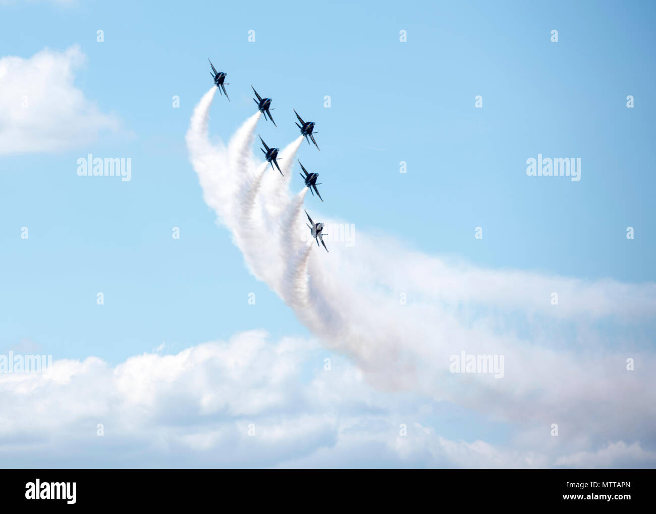 The U.S. Navy Blue Angels demonstration team sets off a flawless ...