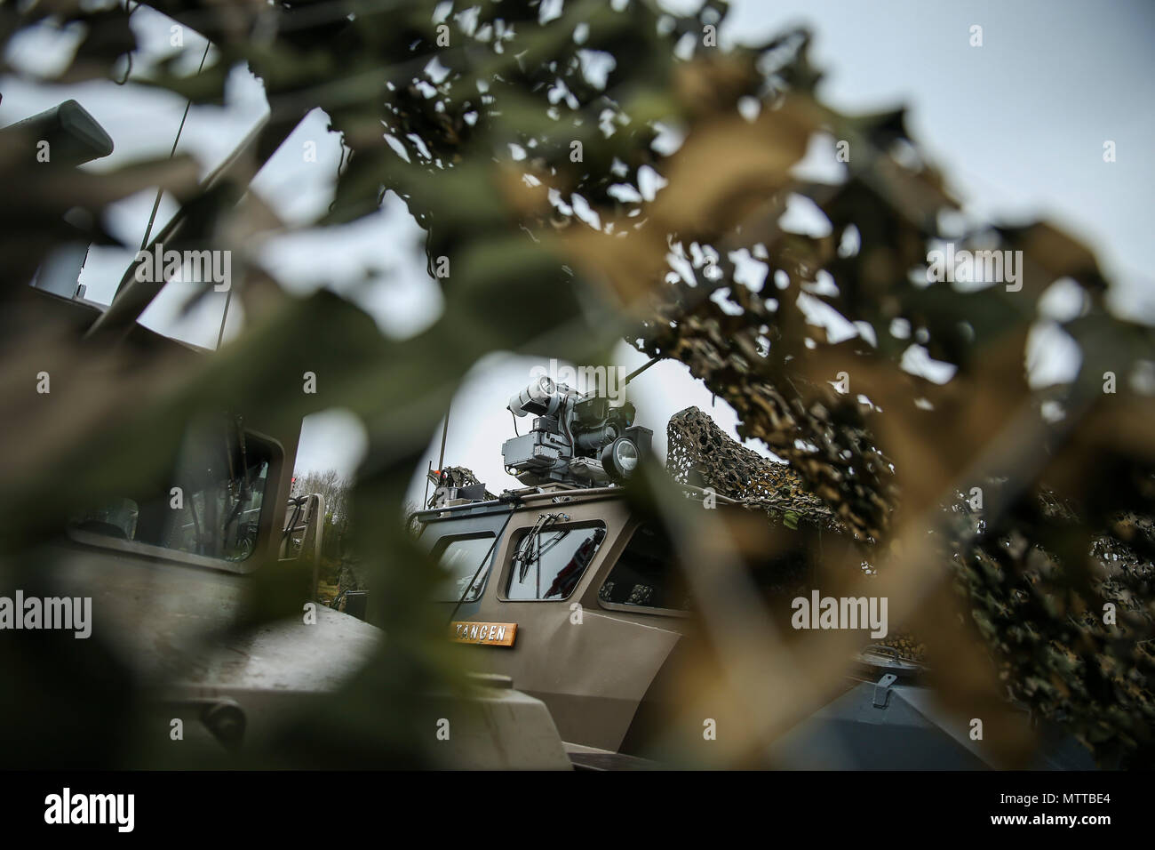 Norwegian Coastal Ranger Commandos (KJK) conduct reconnaissance and ...