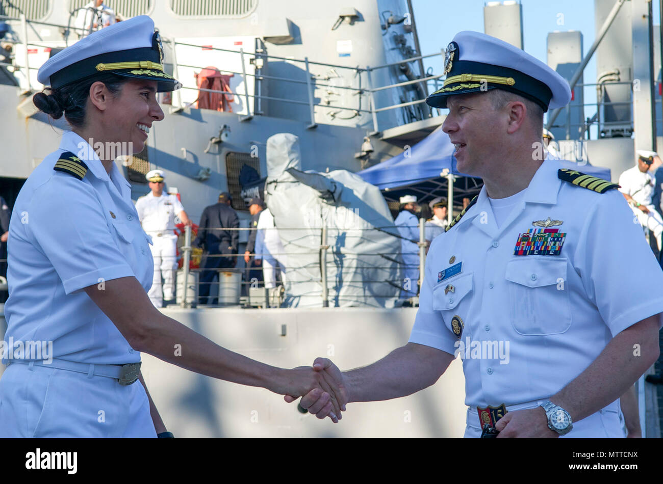 180522-N-KP021-0158 YOKOSUKA, Japan (May 22, 2018) Capt. Jon Duffy ...