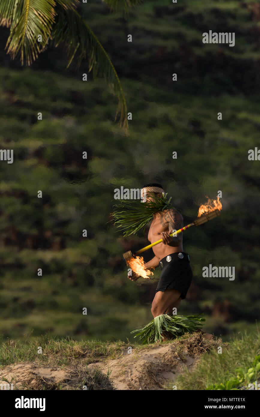 Samoan fire dancer hi-res stock photography and images - Alamy