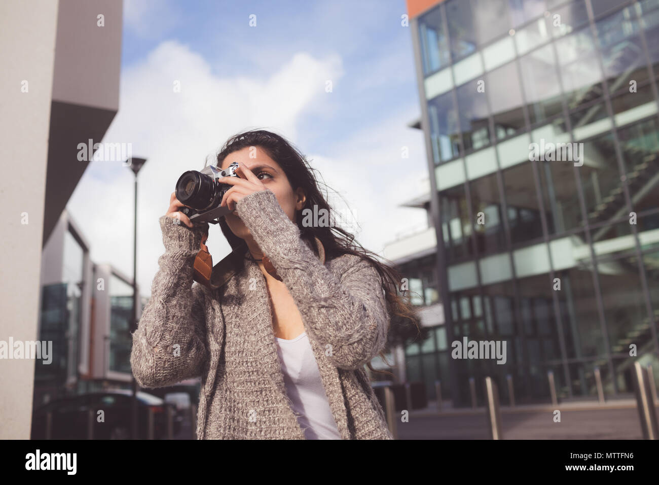 Clicking on camera hi-res stock photography and images - Alamy