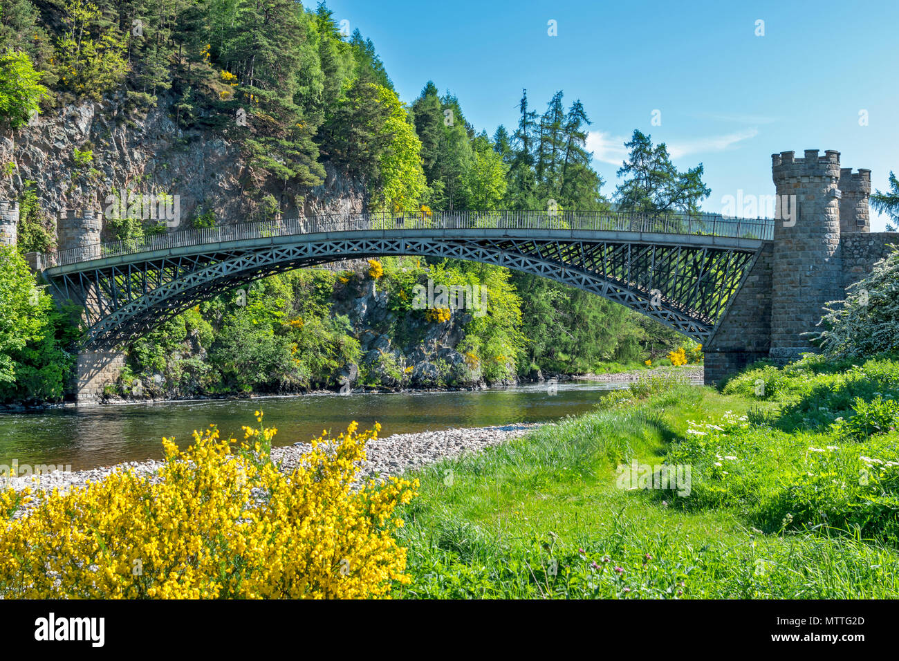 THOMAS TELFORD BRIDGE AT CRAIGELLACHIE SCOTLAND THE TOWERS AND BRIDGE ...