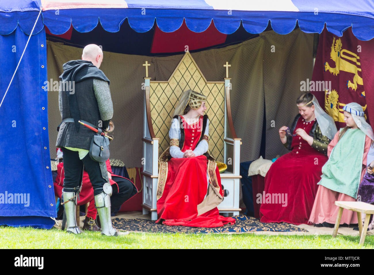 Medieval park hi-res stock photography and images - Alamy