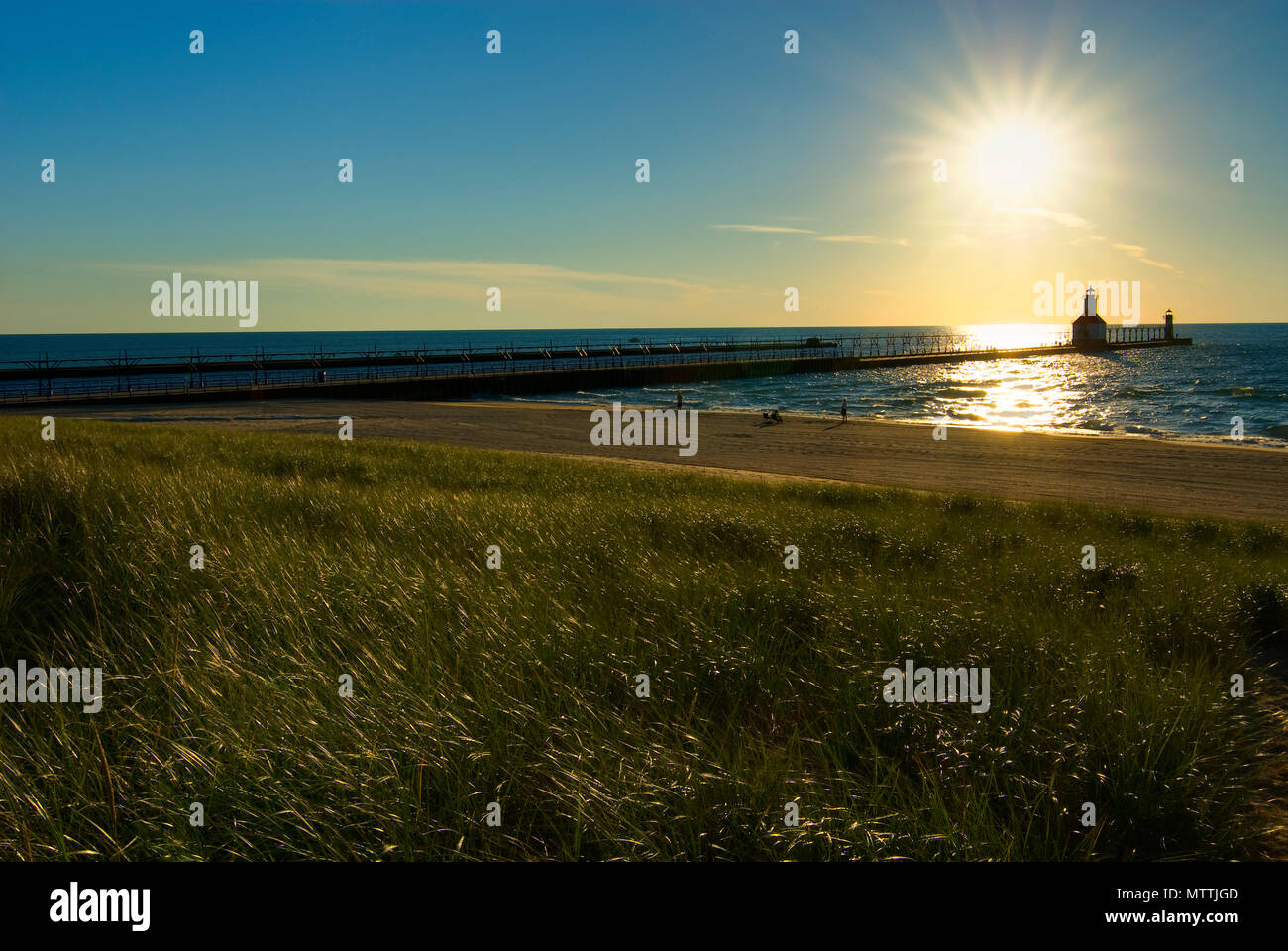 St joseph north pier lighthouse hi-res stock photography and images - Alamy