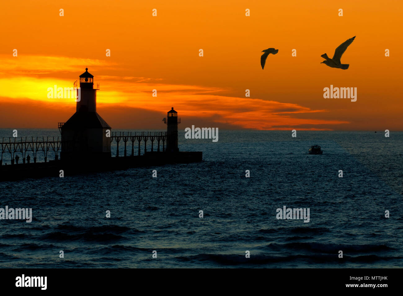 St joseph north pier lighthouse hi-res stock photography and images - Alamy