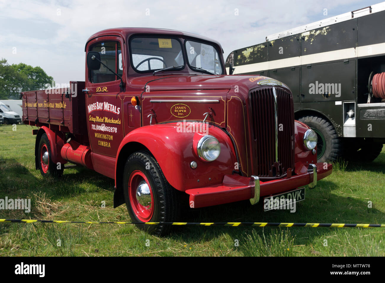 Morris commercial lorry hi-res stock photography and images - Alamy