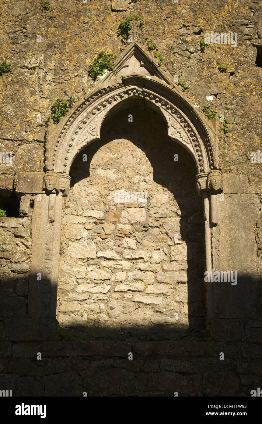 medieval stone trefoil alcove Stock Photo - Alamy