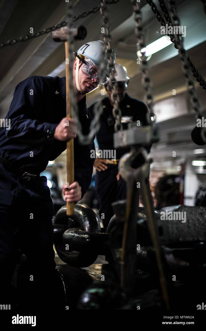 170118-N-TV230-304 SAN DIEGO BAY (Jan. 18, 2017) Boatswain’s Mate 3rd ...