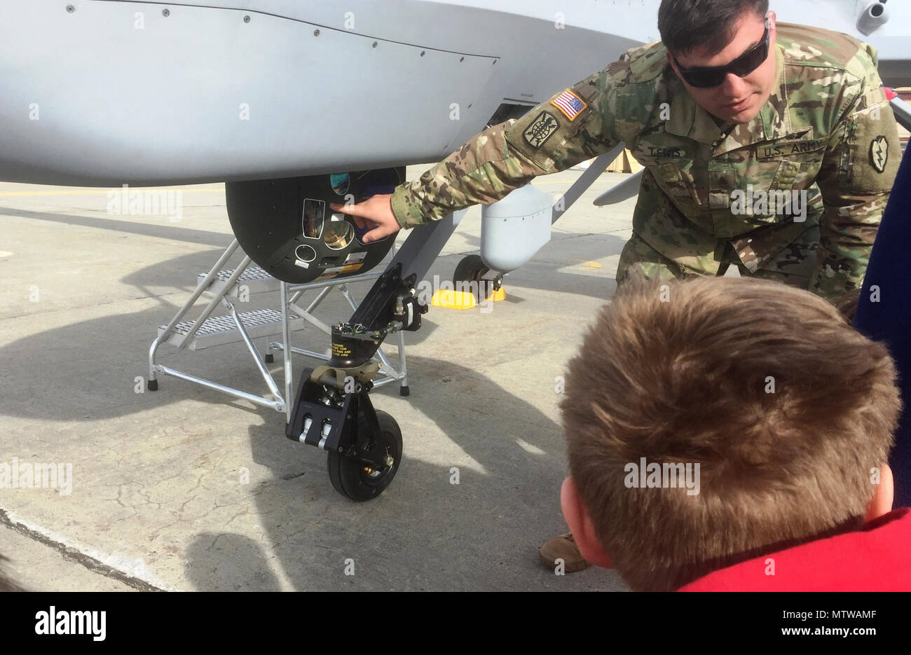 Sgt. Joseph Lewis with U.S. Army Alaska Aviation Task Force's D/25th ...