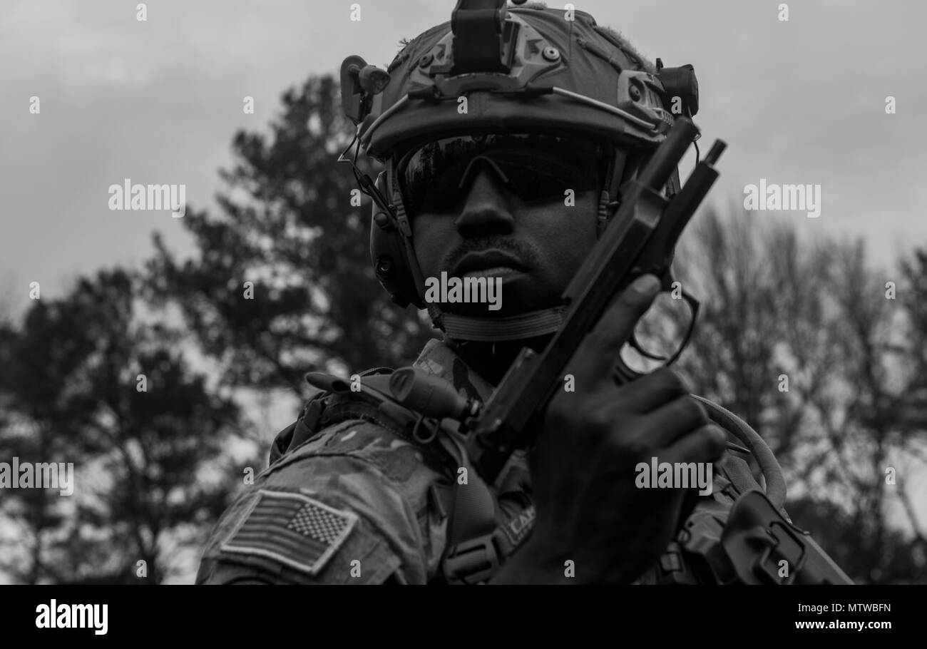 M9 combat pistol qualification Black and White Stock Photos & Images ...