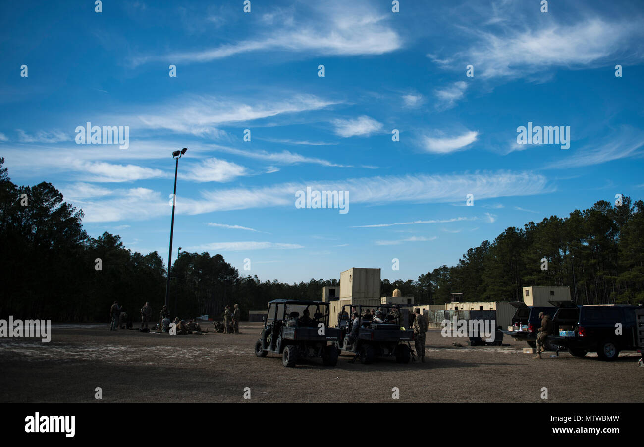 U.S. Air Force 1st Combat Cameramen prepare for Movement Over Urban ...